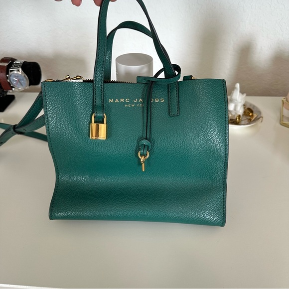 Marc Jacobs | Bags | Marc Jacobs Green Crossbody With Gold Accents ...